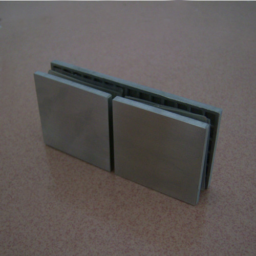 Glass-to-Glass clip fixed panels at 180 degree